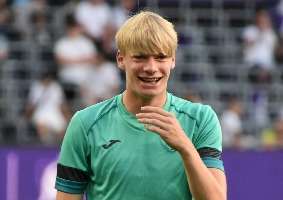 Anderlecht Online - De Cat debutó a la edad de 16 años (21 feb 25)